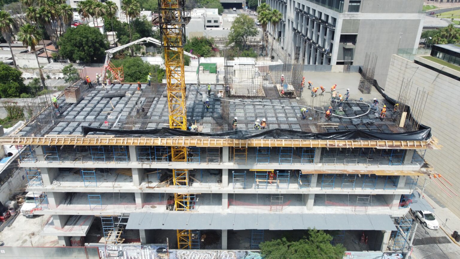 Etapas del Proceso Constructivo en un Edificio de Departamentos Vertical